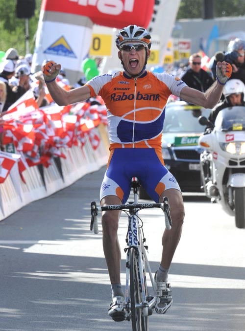 Gesink wins climbers' stage to grab lead at Tour de Suisse - Velo