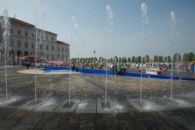 At the Giro d'Italia with the VeloNews crew, a Gregg Bleakney gallery ...