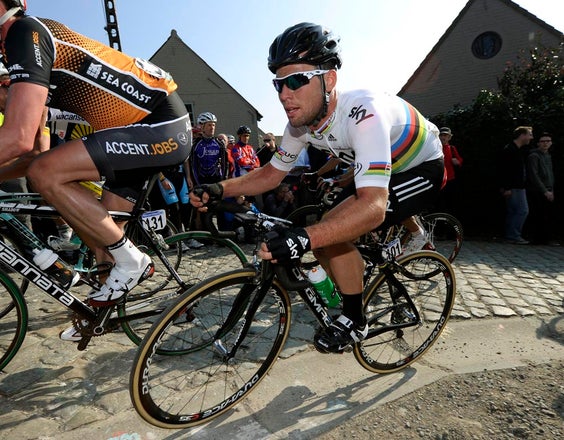Cavendish turns pedals in anger after Dwars crash - Velo