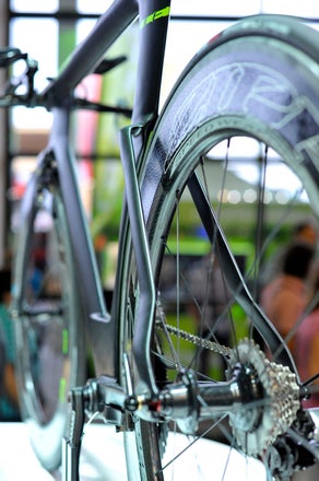Technical FAQ: Ensuring that your front and rear wheels are parallel - Velo