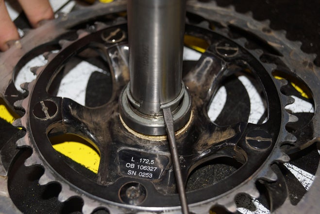 How to remove Campagnolo Power Torque cranks - Velo