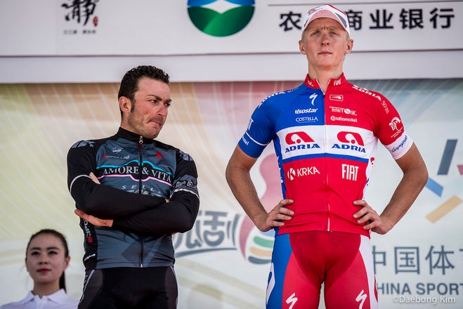 War of words turns physical between Kump and Gavazzi at Qinghai Lake - Velo