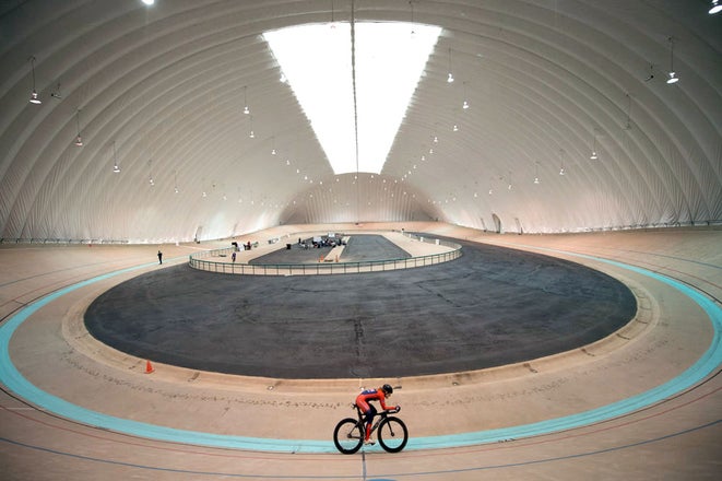 Photo Essay: Colorado 7-11 Velodrome gets a cover - Velo