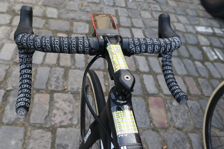 Roubaix tech gallery: Chain catchers, fat tires, and road bike ...