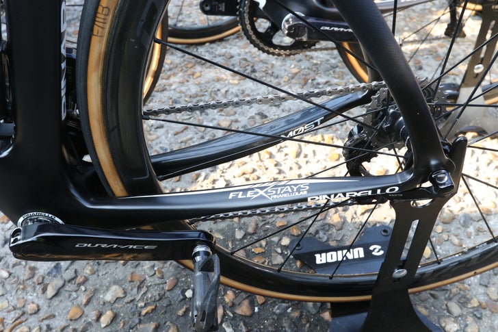 Roubaix tech gallery: Chain catchers, fat tires, and road bike ...