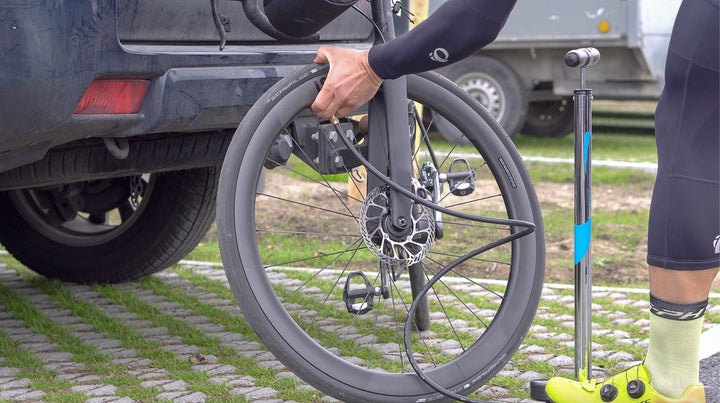 Cobbles, hills and 16,000 friends: Riding the Ronde sportive - Velo