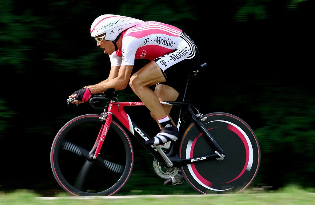 Technical FAQ: Do pro riders actually race on their sponsored bikes? - Velo