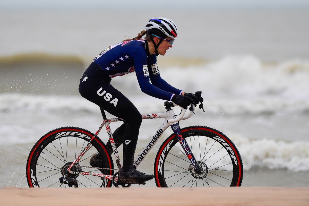 Clara Honsinger roars to fourth in cyclocross world championships - Velo