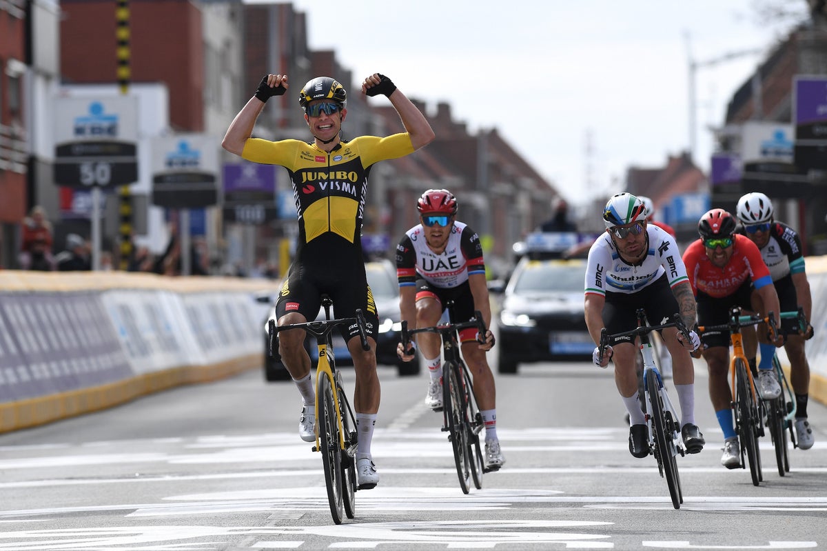 Gent-Wevelgem: Wout van Aert strongest in seven-man sprint - Velo