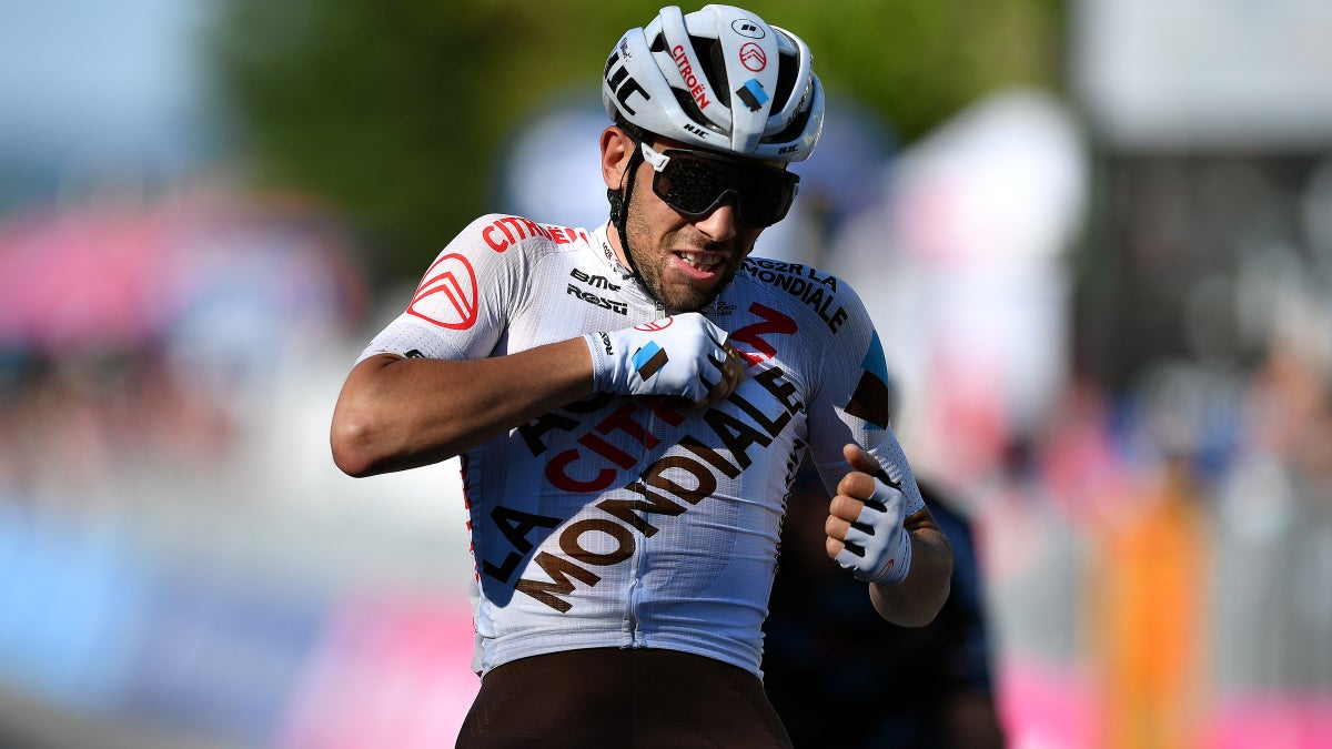 2021 Giro d'Italia stage 12: Andrea Vendrame wins from the front of a ...