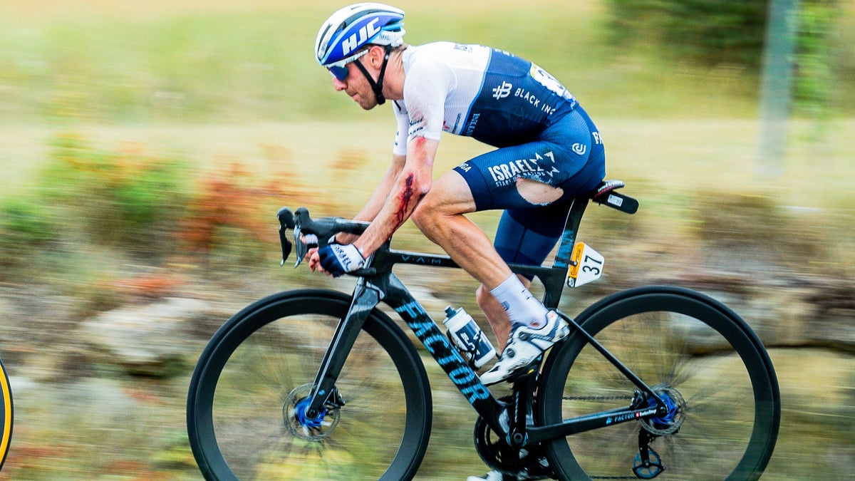 Video: Tour de France stage 14 final kilometer and highlights - Velo