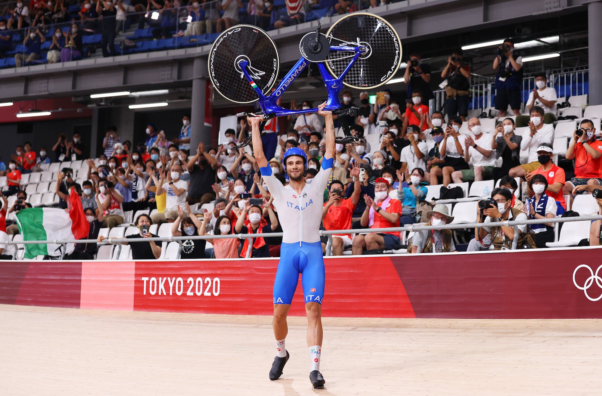 Tokyo Olympic track racing: Italy blazes to men's Team Pursuit gold ...