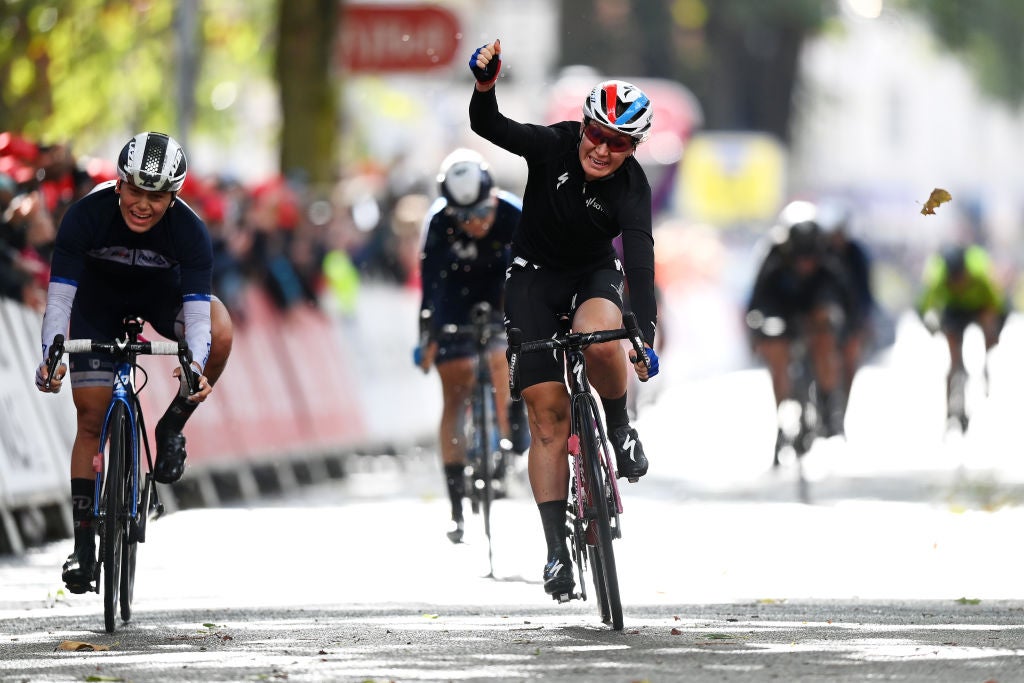 Women's Tour: Amy Pieters wins stage 2, Clara Copponi moves into race lead - Velo