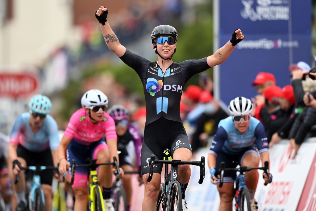Women's Tour: Lorena Wiebes sprints to victory in Southend-on-Sea - Velo