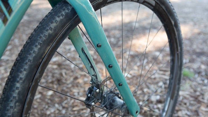 Fezzari Shafer review: MTB roots in a do-almost-everything gravel racer ...