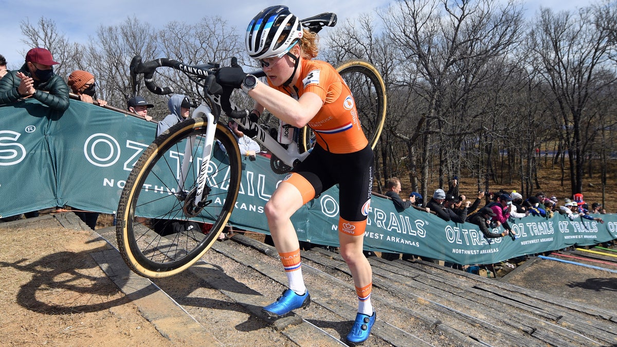 Puck Pieterse leads all-Dutch U23 podium at 'cross worlds - Velo
