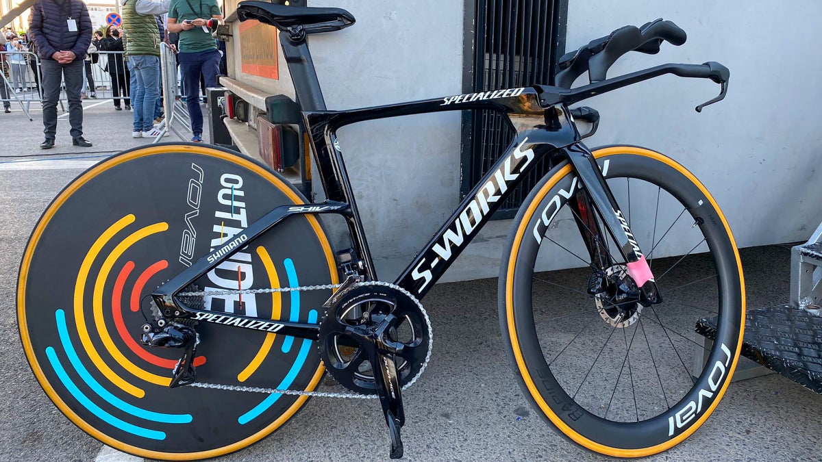 How Remco Evenepoel changed his TT position before crushing the Algarve ...