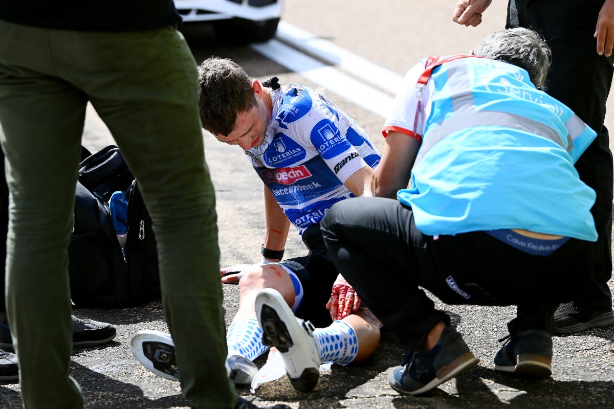 Vuelta A España Fractures Ruled Out For Jay Vine After Stage 18 Crash