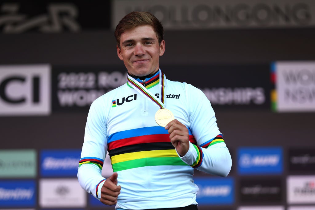 Secret meets, unpaid bonuses, Tour de France frustration: Further ...