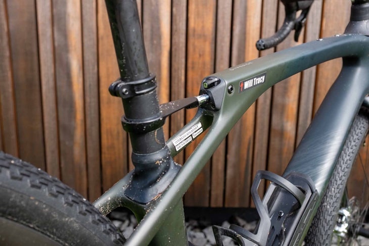 The Specialized Diverge STR debuts Rear Future Shock, an innovative ...
