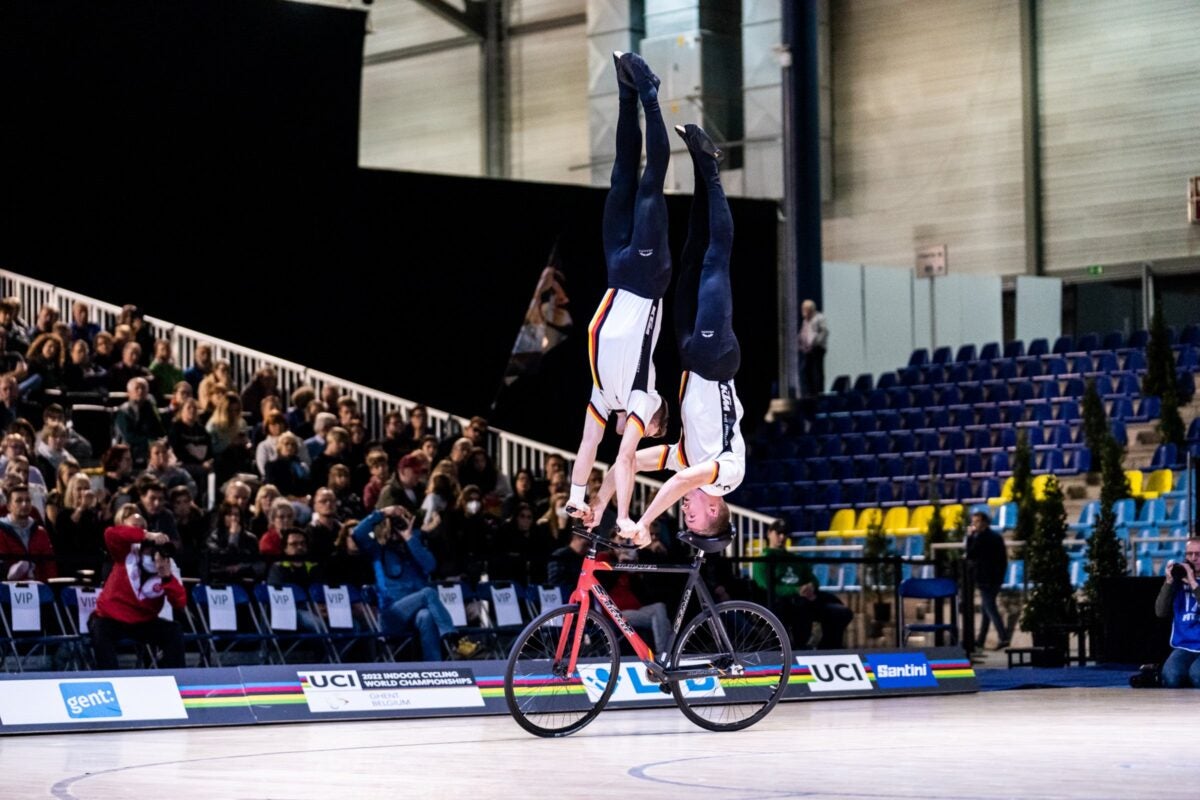 Hell yeah, artistic cycling - Velo