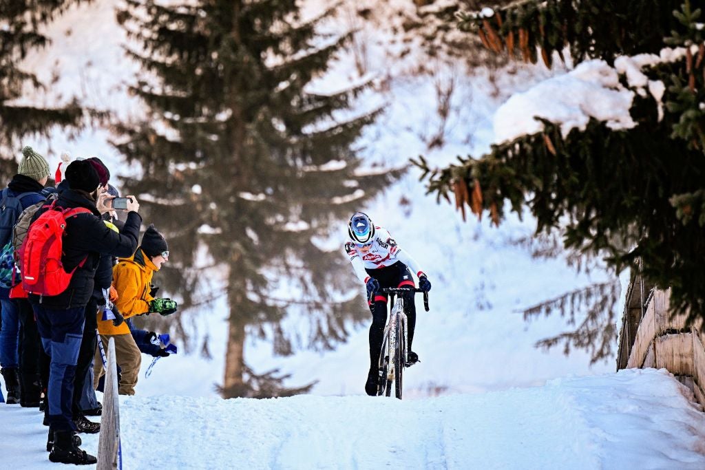 Michael Vanthourenhout, Puck Pieterse skate to victory in icy Val di ...