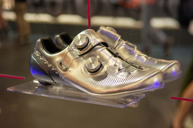 A performance road bike tire with no rubber? Schwalbe’s Aerothan tire ...