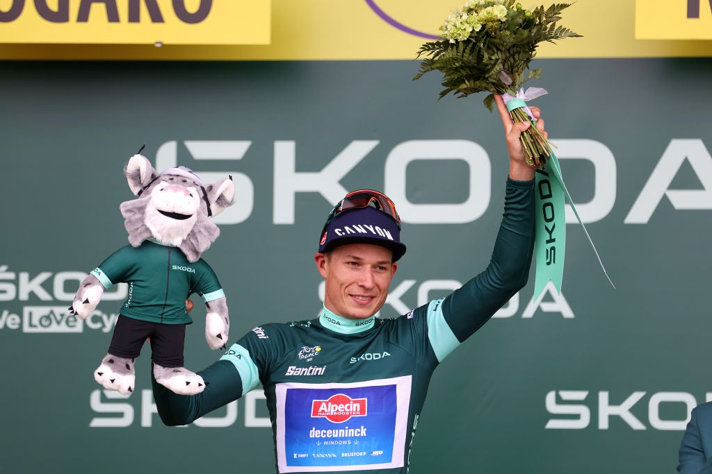 Tour de France stage 4 video highlights: A slow day ends with crashes ...