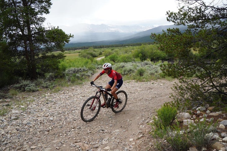 Power Analysis: Sofia Gomez Villafañe digs deep to win the Leadville ...