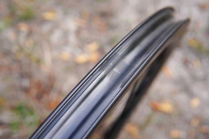 Fulcrum Wind 42 Wheelset Review: Hooked Rim Smoothness - Velo