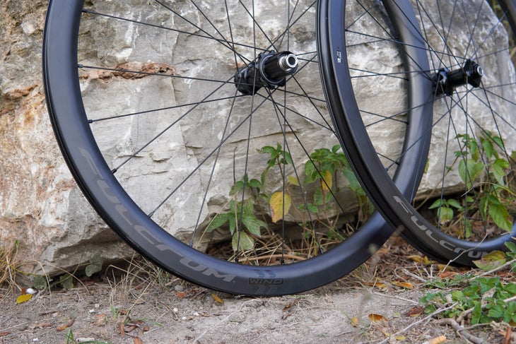 Fulcrum Wind 42 Wheelset Review: Hooked Rim Smoothness - Velo