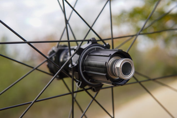 Fulcrum Wind 42 Wheelset Review: Hooked Rim Smoothness - Velo