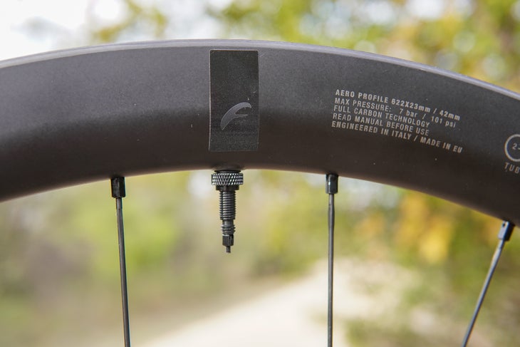 Fulcrum Wind 42 Wheelset Review: Hooked Rim Smoothness - Velo