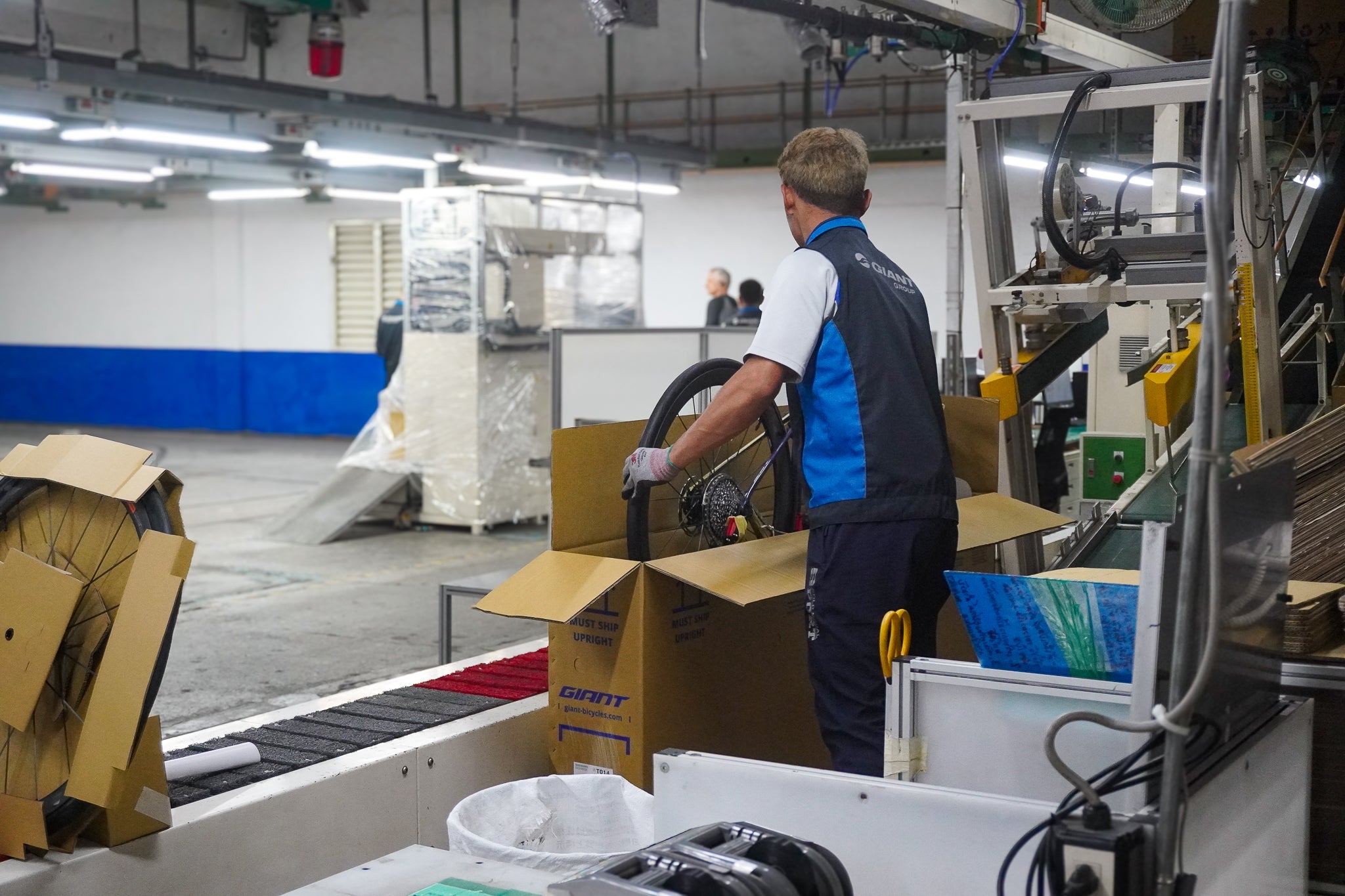 How a Carbon Bicycle Is Made at the Giant Factory - Velo