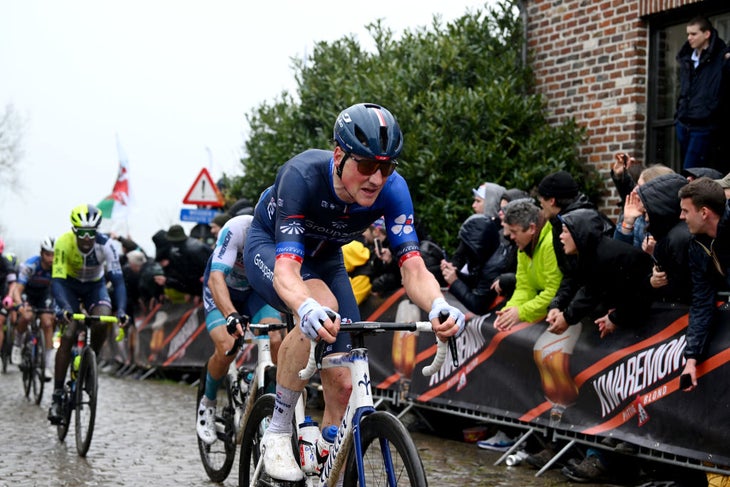 Paris-Roubaix Essentials: Cobbles, Contenders, Weather, Maps, Start ...