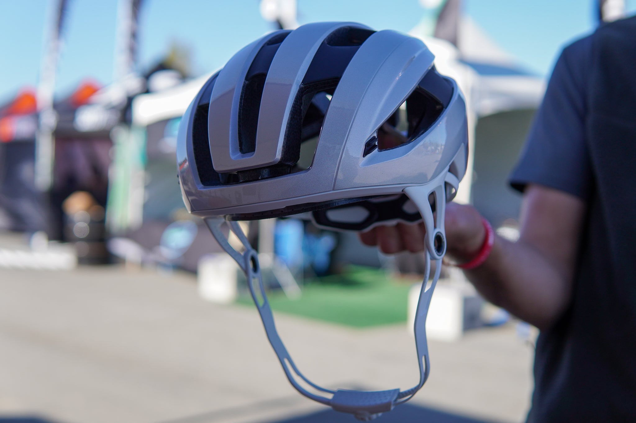 Highbar's New Helmet Mono-Strap Is Unlike Anything We've Tried - Velo