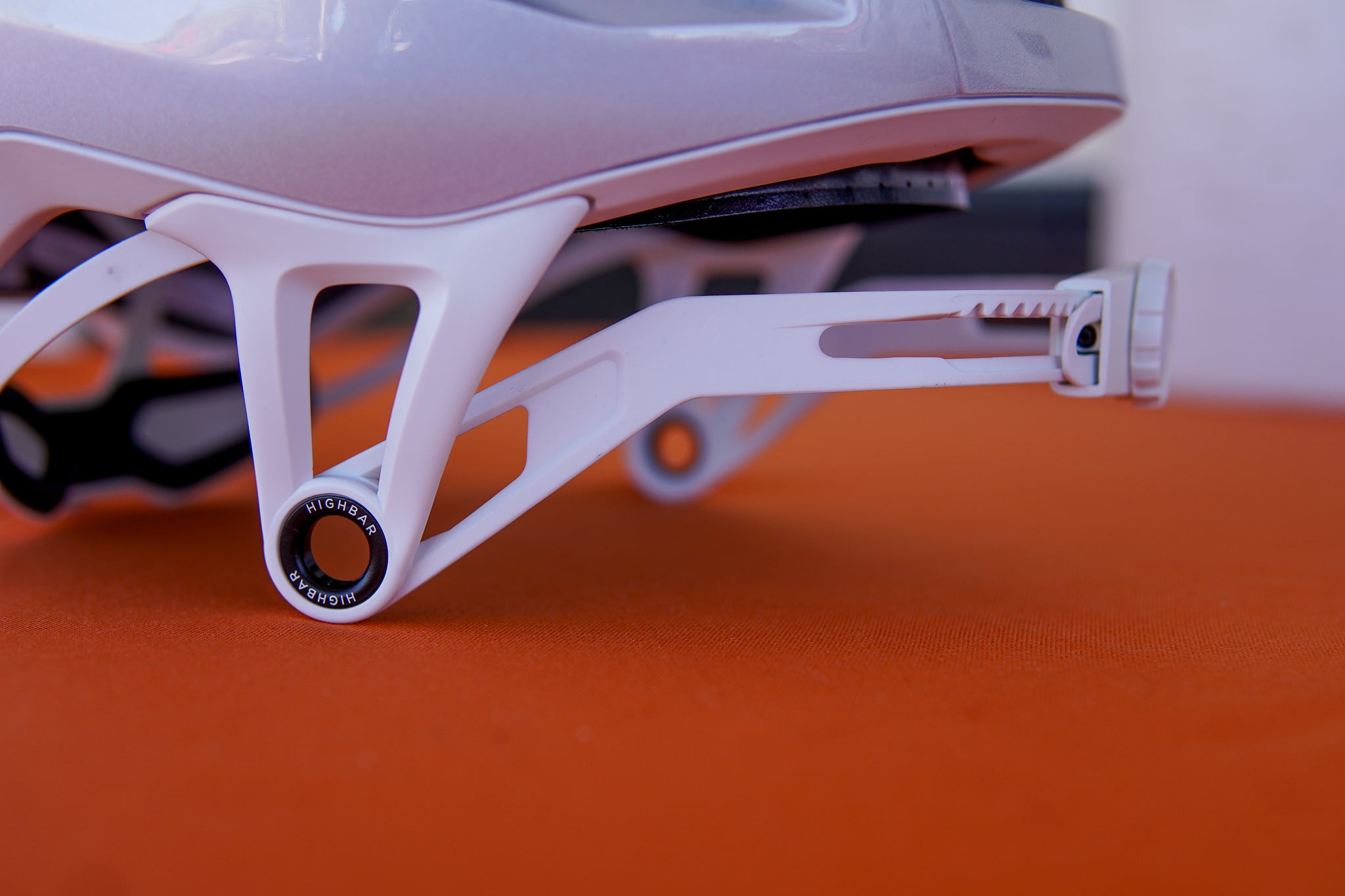 Highbar's New Helmet Mono-Strap Is Unlike Anything We've Tried - Velo