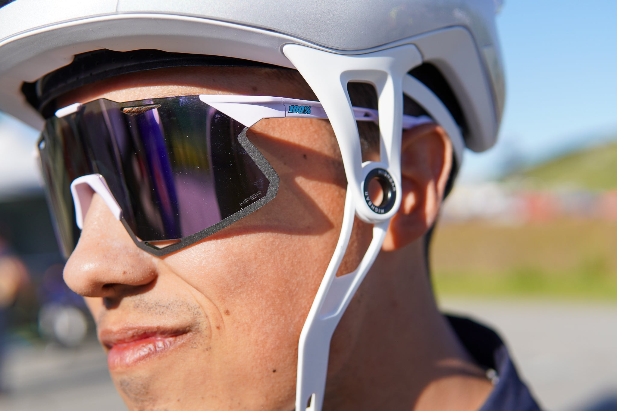 Highbar's New Helmet Mono-Strap Is Unlike Anything We've Tried - Velo