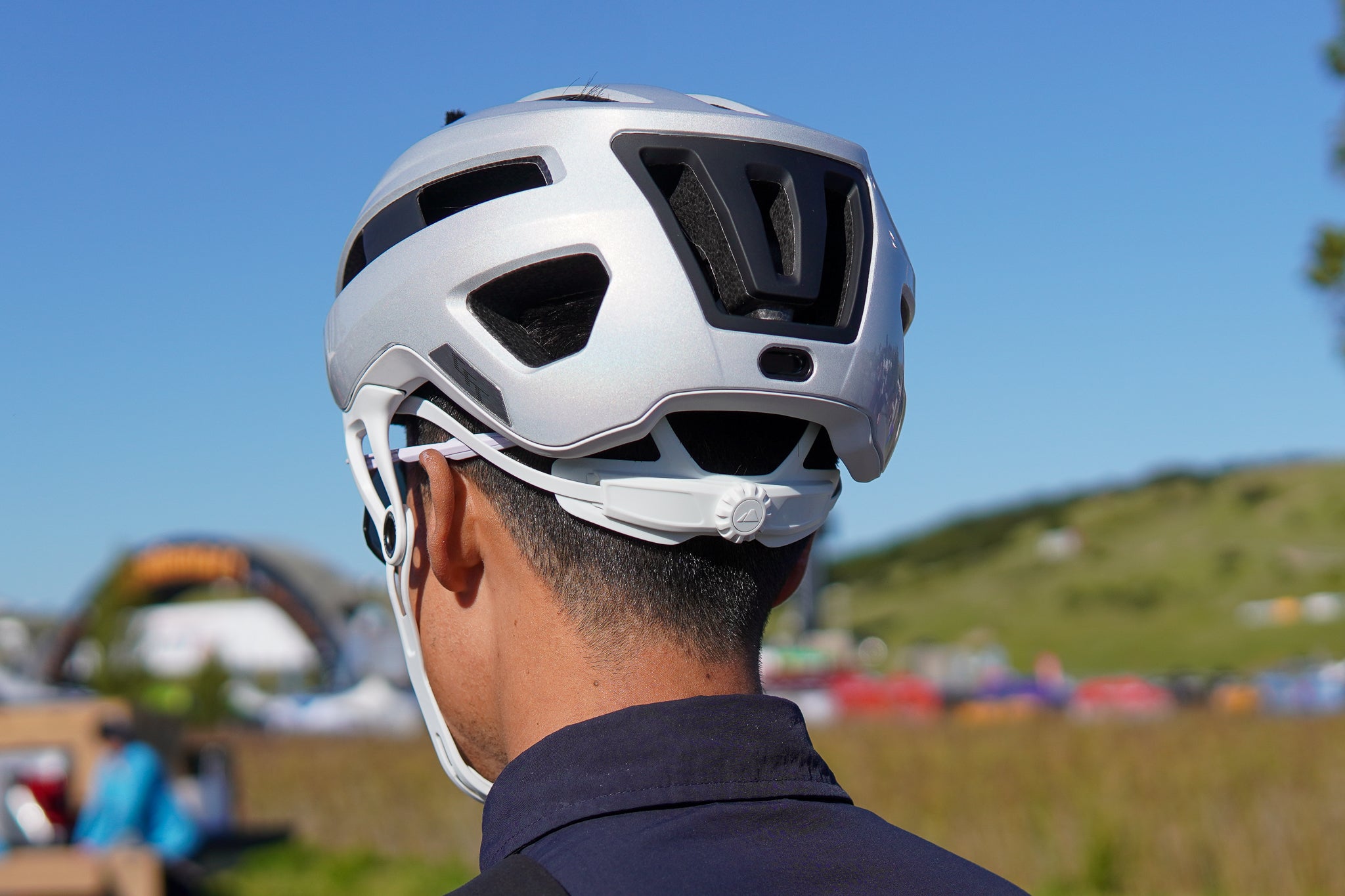Highbar's New Helmet Mono-Strap Is Unlike Anything We've Tried - Velo