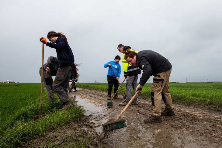 Muddy, Dangerous Conditions for 2024 Paris-Roubaix Cobbles