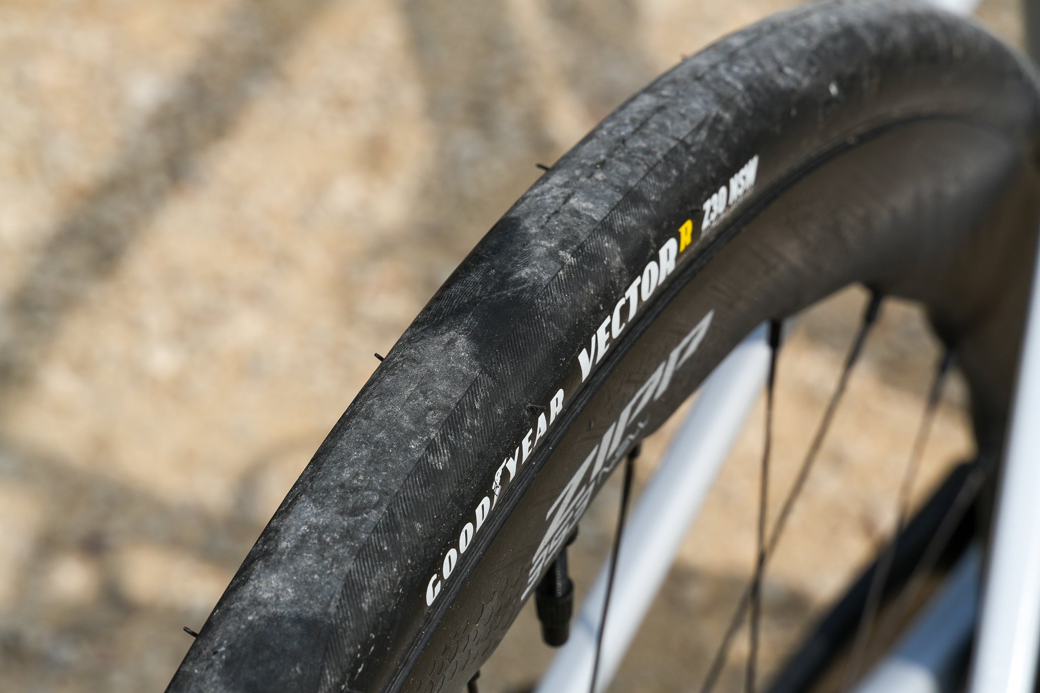 Review: The Goodyear Vector R Z30 NSW Matches Your Zipp Wheels - Velo