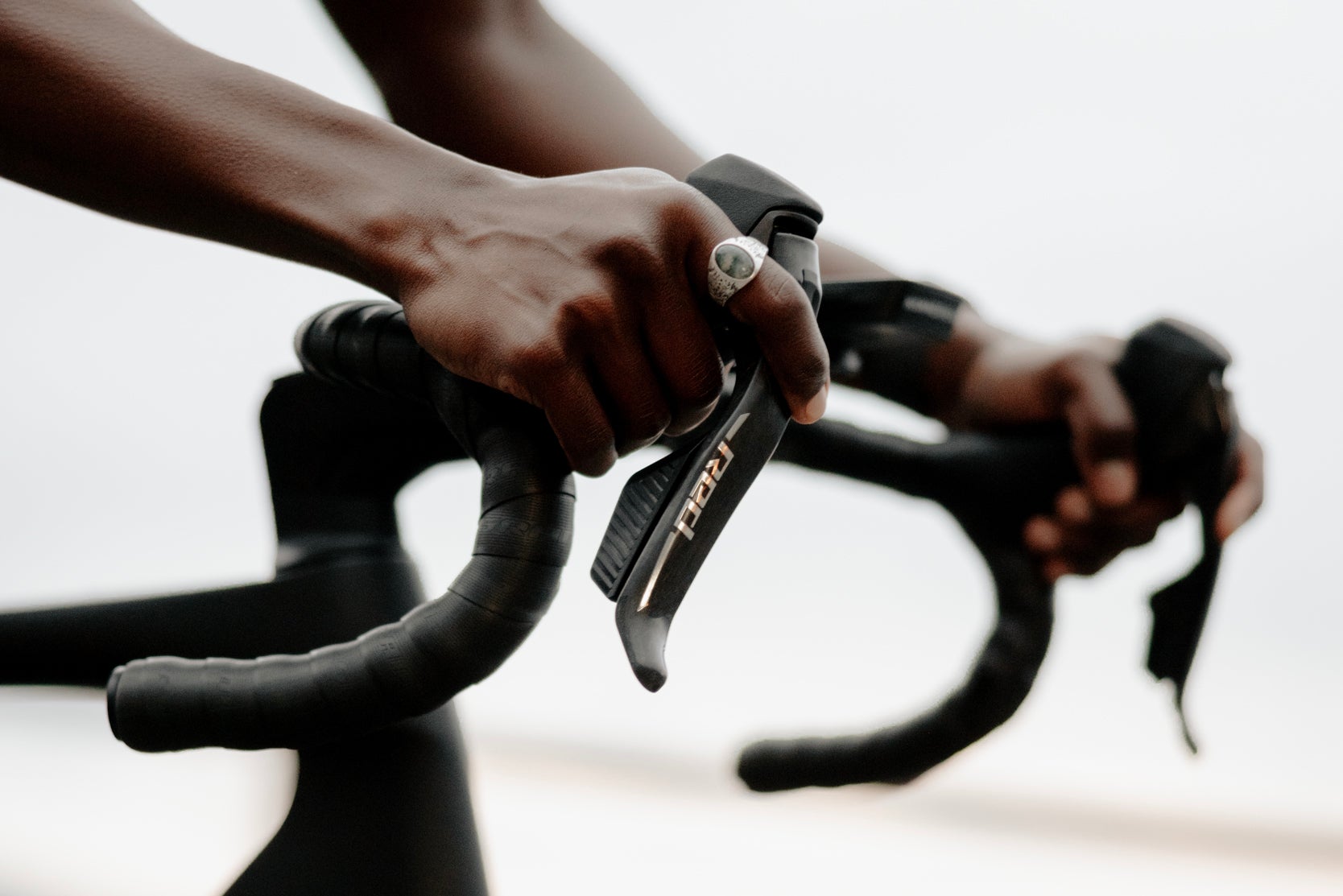 The New SRAM Red AXS Groupset Aims to Be Easier to Use - Velo