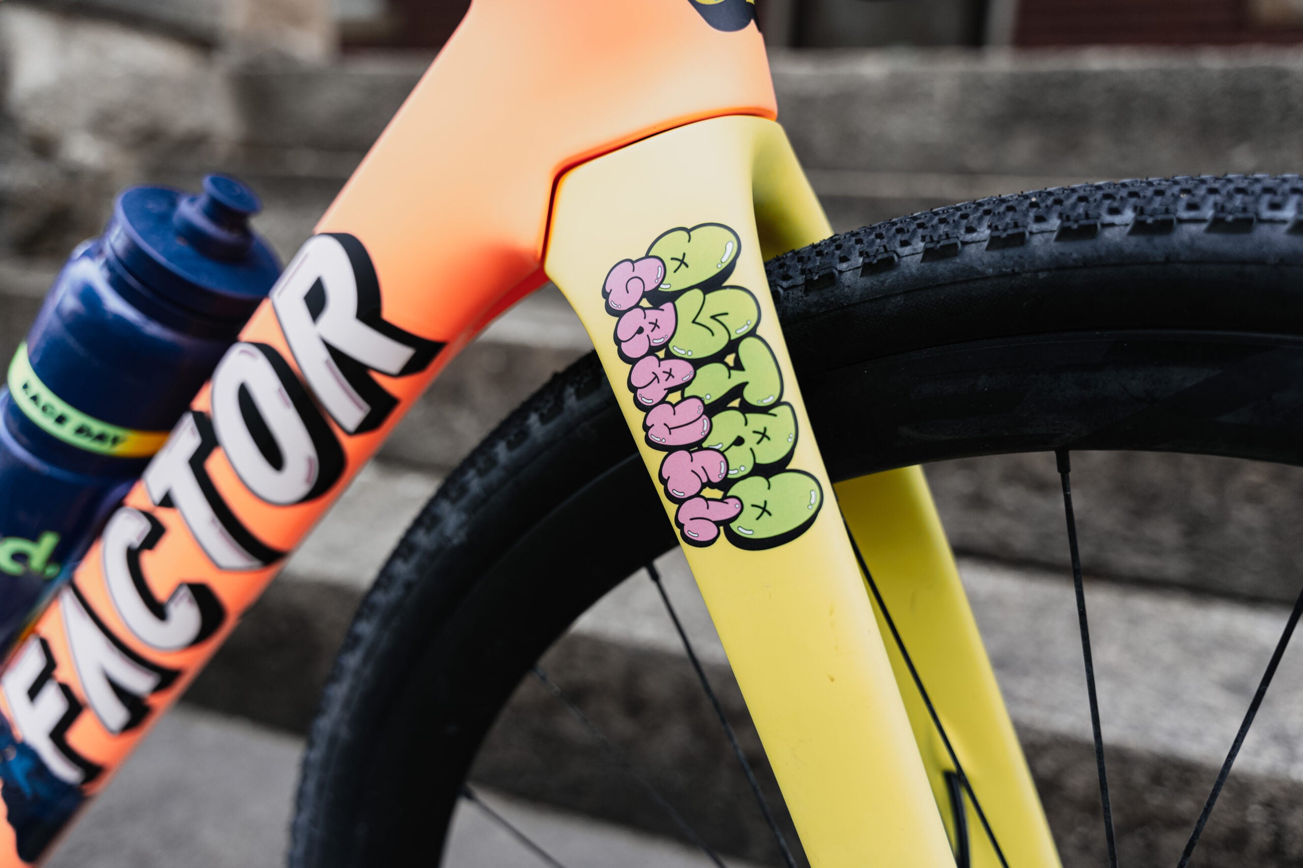 Unbound Bike Check: Rob Britton's Custom-Painted Factor Ostro Gravel - Velo