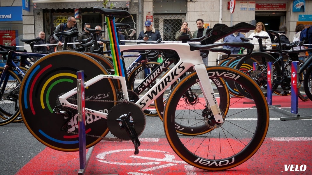 World Champion Remco Evenepoel's Time Trial Bike - Velo