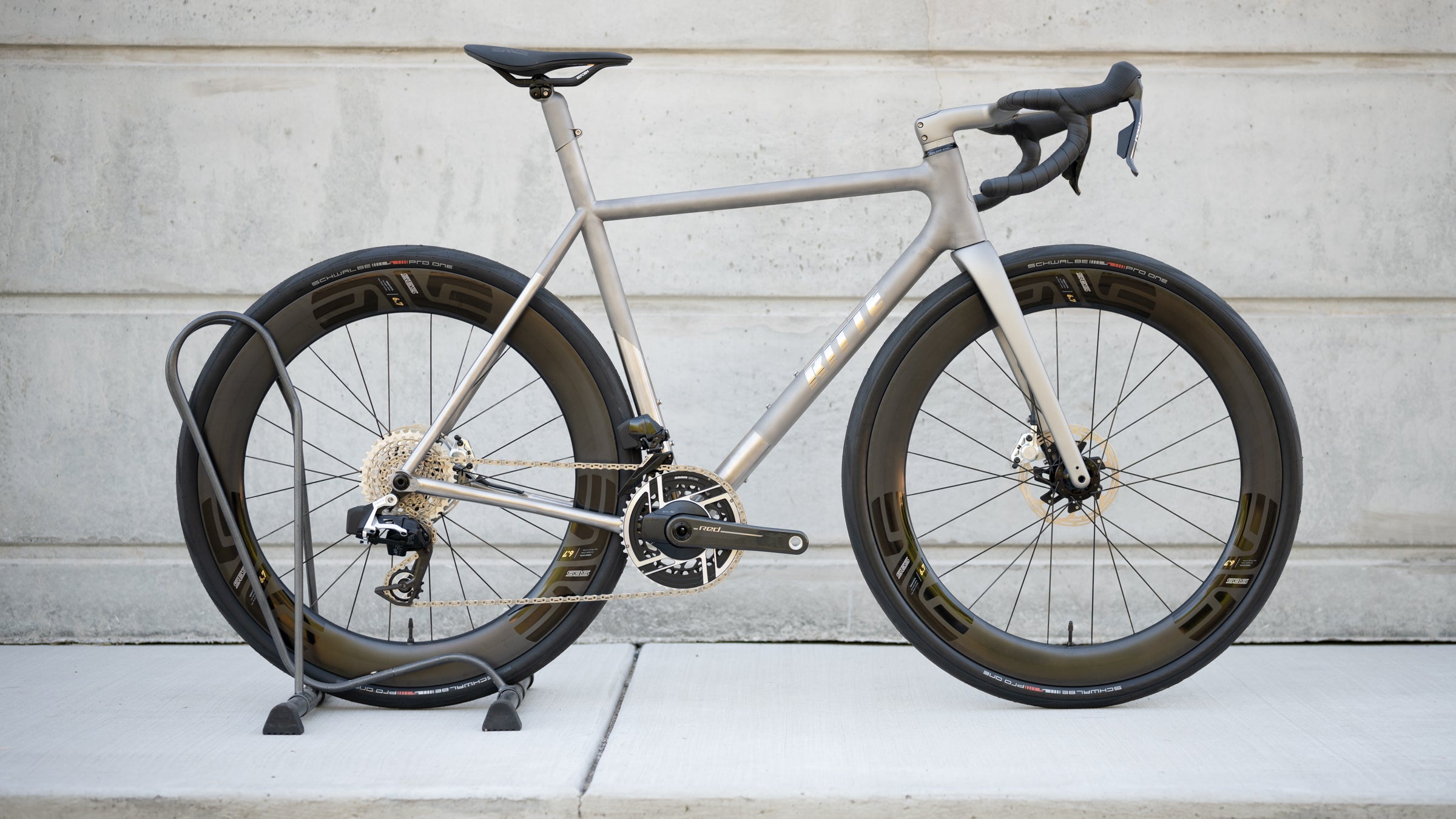 The 5 Most Eye Catching Bikes at the 2024 Enve Builders Roundup - Velo