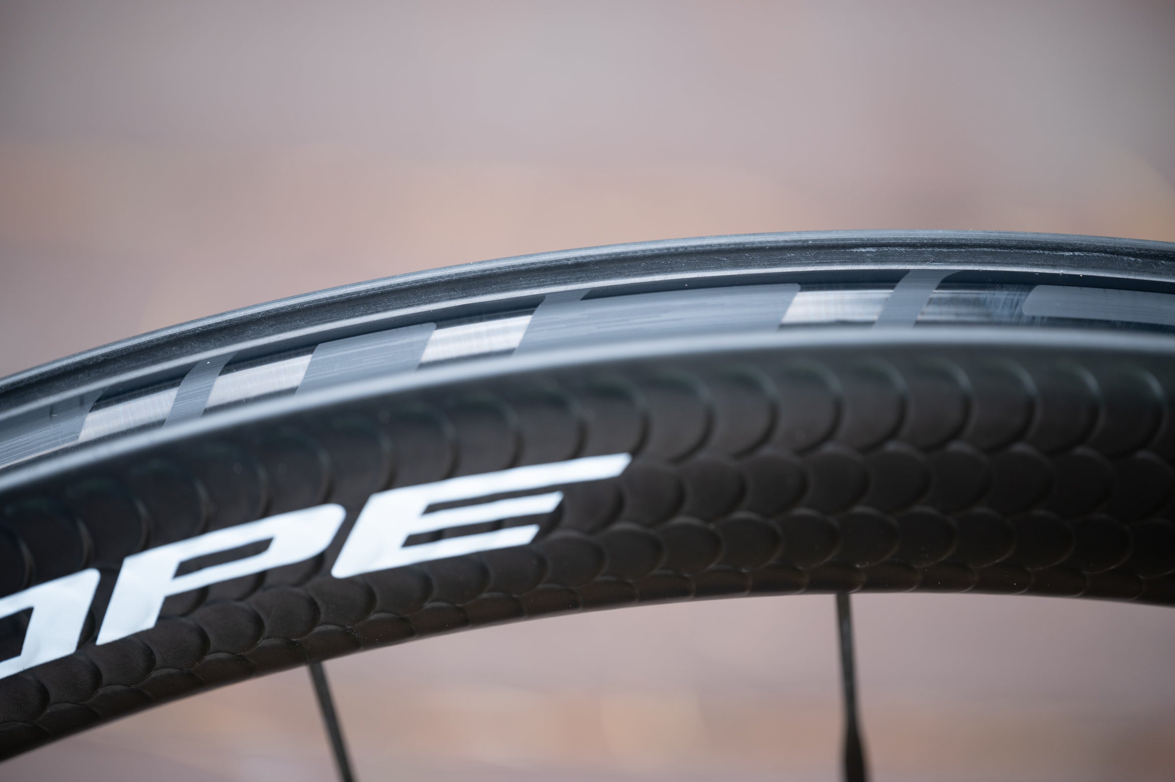 No Really, the Point of a Hookless Wheel Is Safety - Velo