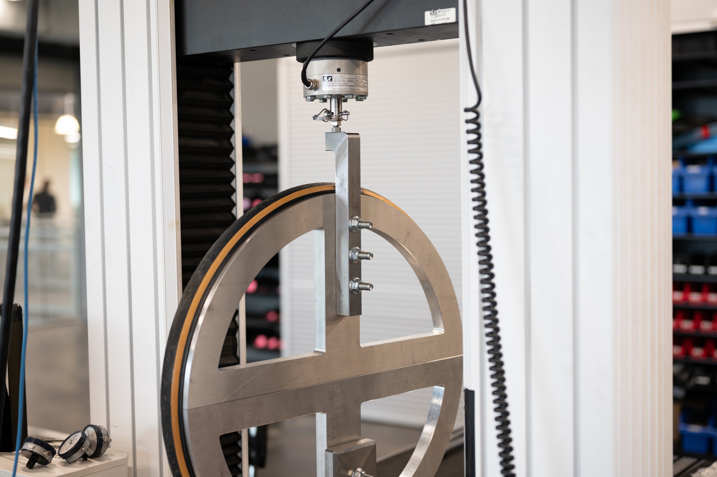 No Really, the Point of a Hookless Wheel Is Safety - Velo