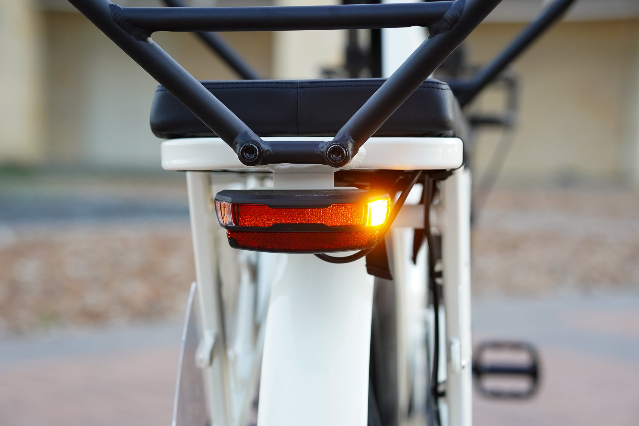 Review: The Integral Electrics Maven Cargo E-Bike Ticks All The Boxes ...