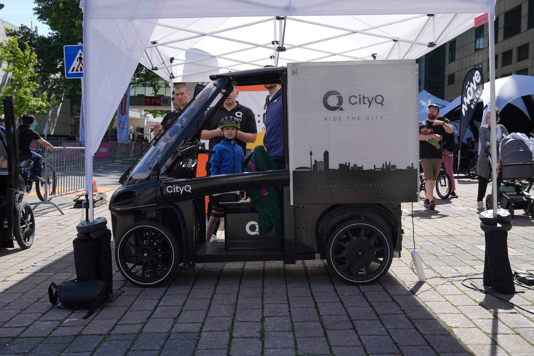 First Ride: The Four-Wheeled CityGo Cargo E-Bike at Eurobike - Velo
