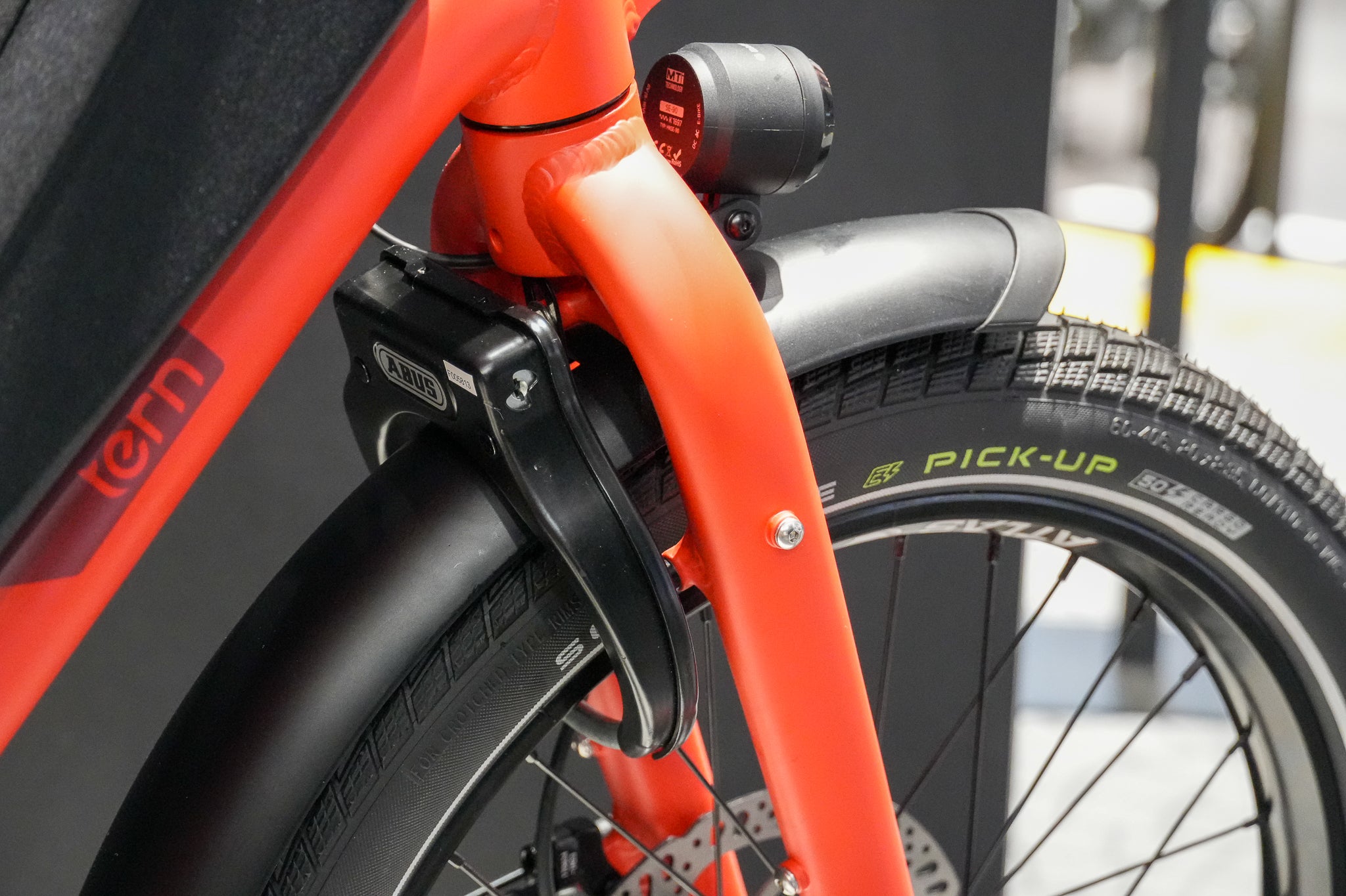 The Tern Quick Haul Long Is Its Least-Expensive Longtail Cargo Bike ...